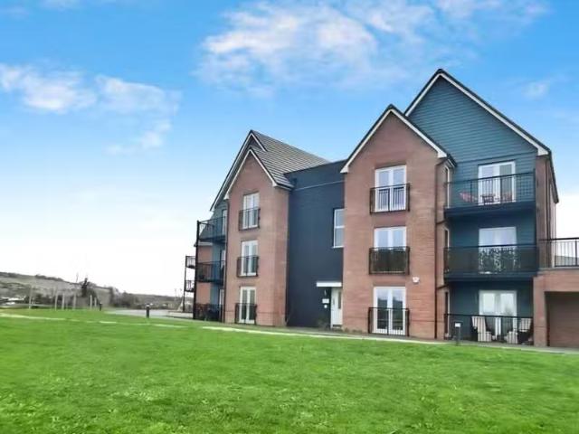 2 bedroom flat for rent in Dearman Crescent, Hythe, CT21