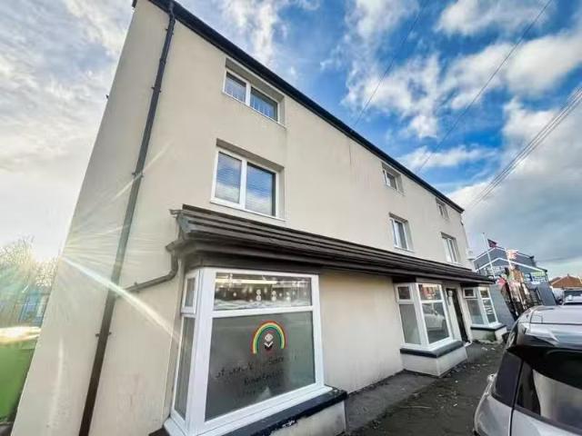 2 bedroom flat for rent in Delamere Street, Winsford, Cheshire.