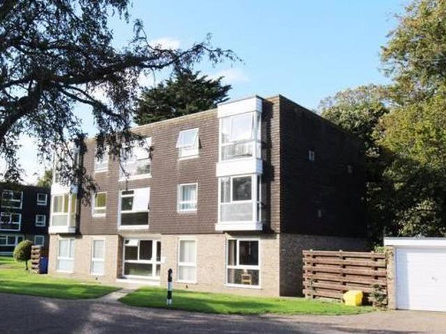 2 bedroom flat for rent in Dell Court Lowestoft Suffolk NR33