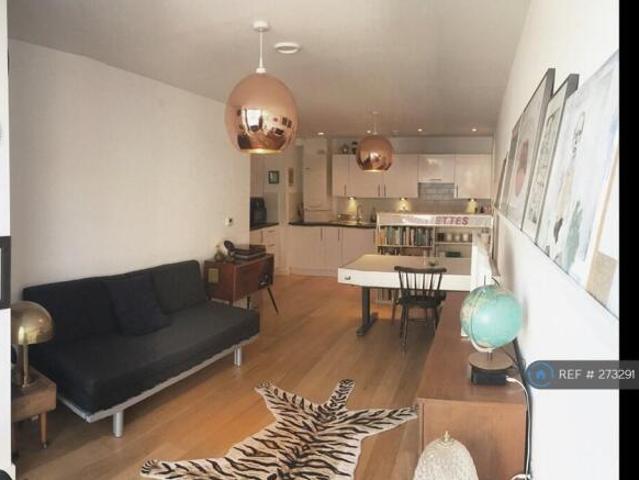 2 bedroom flat for rent in Deptford High Street, London, SE8