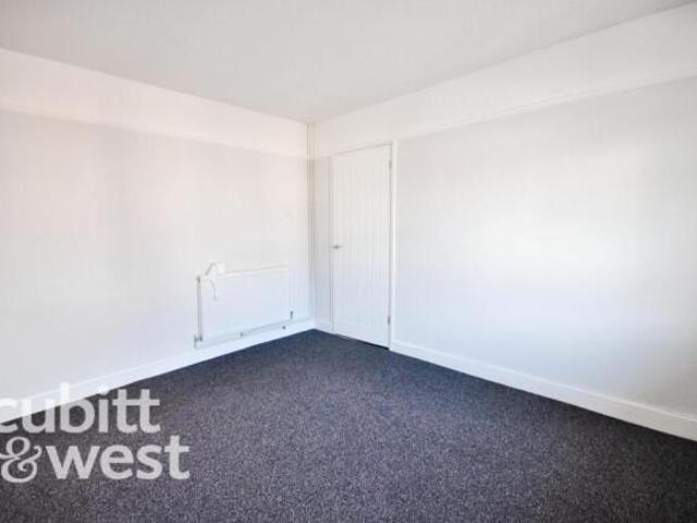 2 bedroom flat for rent in DEPOSIT ALTERNATIVE AVAILABLE Aylen Road Portsmouth PO3