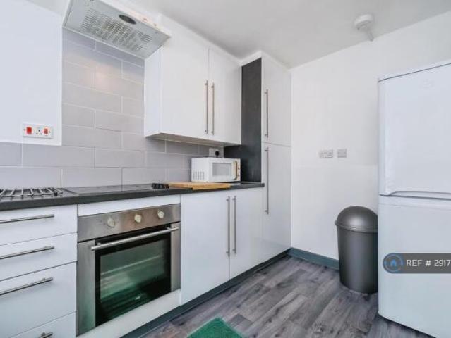 2 bedroom flat for rent in Derwent Court, Nottingham, NG7