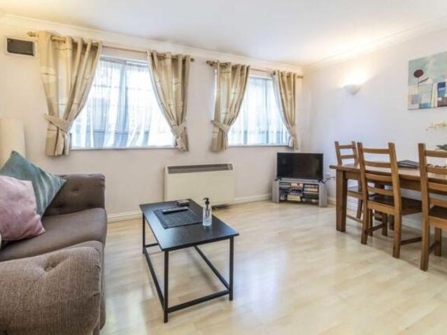 2 bedroom flat for rent in Derwent Yard, Northfields, W5