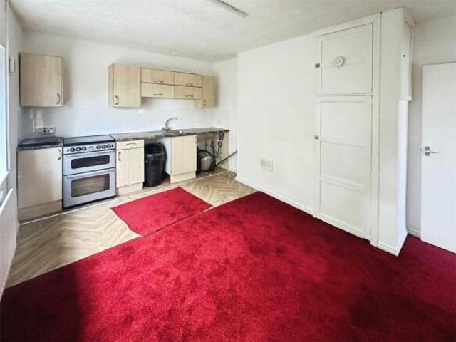 2 bedroom flat for rent in Derby Avenue, Wolverhampton, West Midlands, WV6