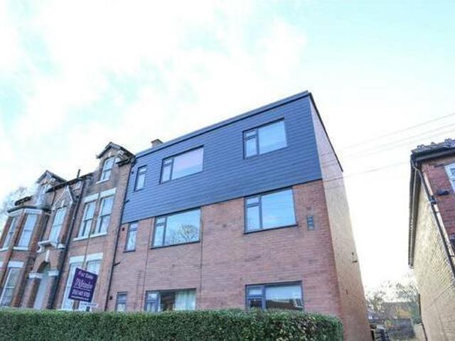 2 bedroom flat for rent in Derby Road Fallowfield Manchester M14