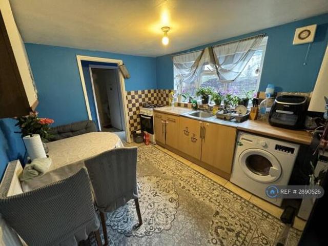 2 bedroom flat for rent in Derby Road, Southampton, SO14