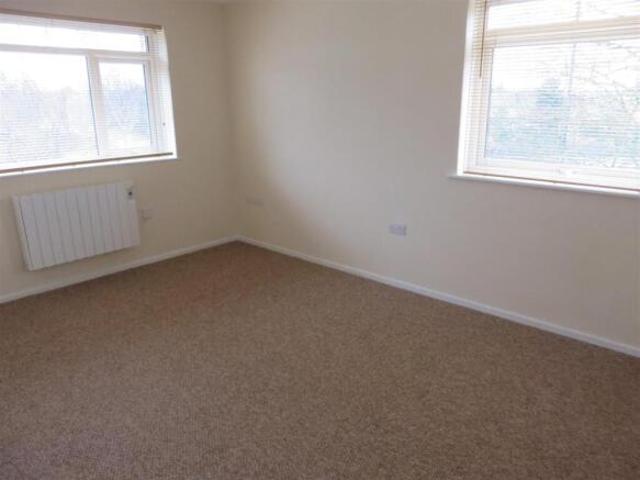 2 bedroom flat for rent in Dereham Court, Leamington Spa, CV32
