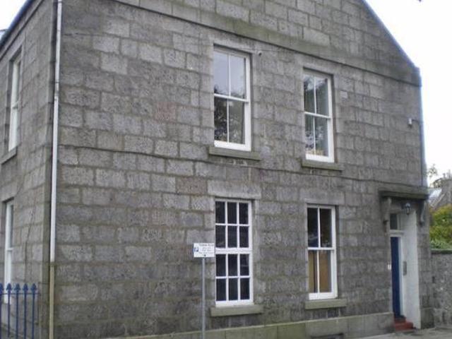 2 bedroom flat for rent in Devanha Terrace Ferryhill AB11