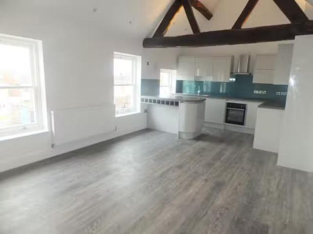 2 bedroom flat for rent in Devereux House, Coleshill, B46
