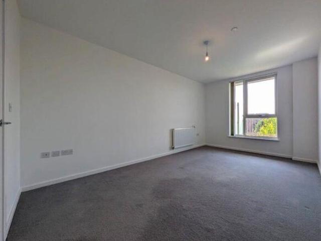 2 bedroom flat for rent in Devlin House, Acton Gardens, W3 8DS, W3