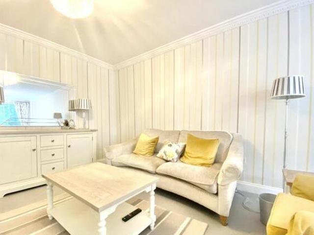 2 Bedroom Flat For Rent In Devonport