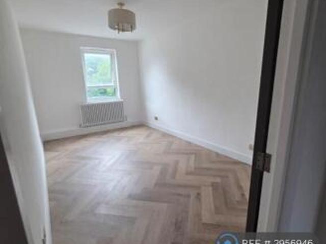 2 bedroom flat for rent in Devonshire Road, London, SW19