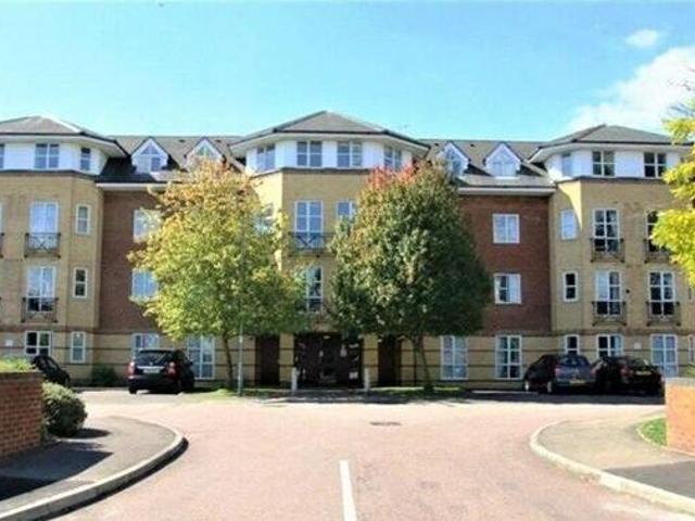 2 Bedroom Flat For Rent In Dexter Close, St Albans