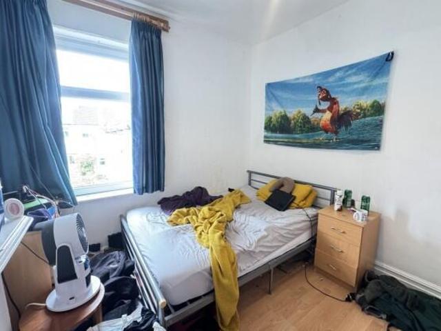 2 bedroom flat for rent in Diana Street Roath, CF24