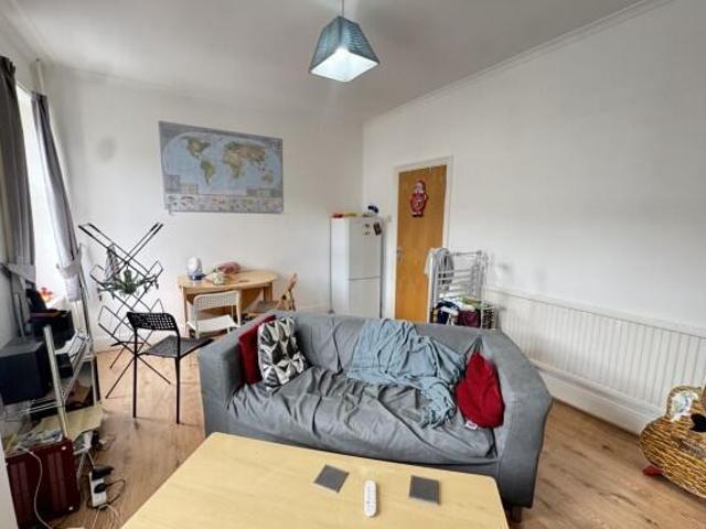 2 bedroom flat for rent in Diana Street Roath, CF24