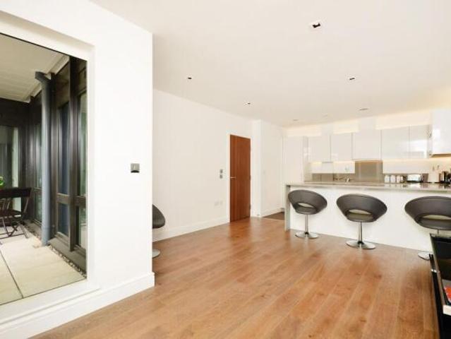 2 bedroom flat for rent in Dickens Yard, Ealing, London, W5