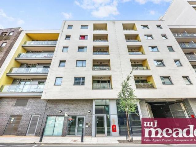 2 bedroom flat for rent in Diprose Court, Bow, E3