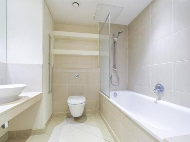 2 bedroom flat for rent in Discovery Dock Apartments East, 3 South Quay Square, E14