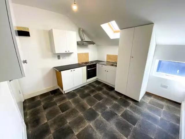 2 bedroom flat for rent in Dock View Road, Barry, Vale Of Glam.
