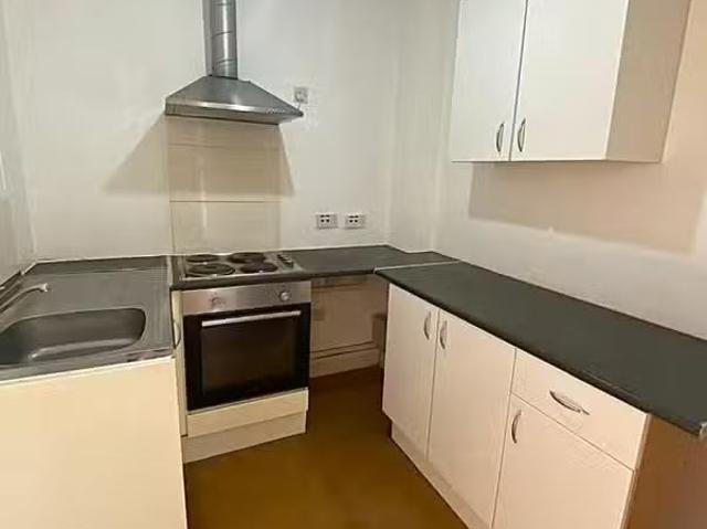 2 bedroom flat for rent in Dock View Road, Barry, Vale Of Glam.