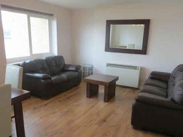 2 Bedroom Flat For Rent In Docklands, London