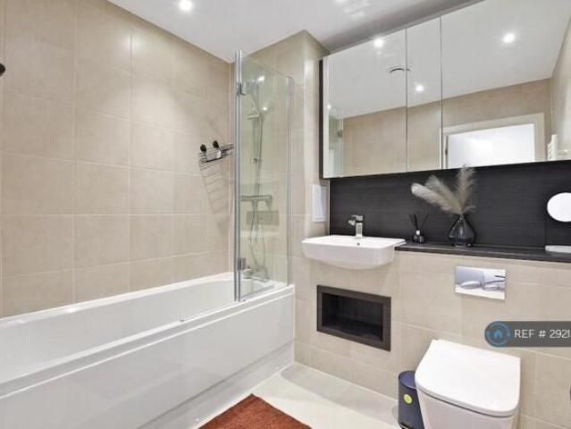 2 bedroom flat for rent in Dodson House, London, NW7