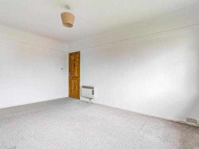 2 bedroom flat for rent in Dolphin Court, Canterbury Road, Worthing, West Sussex, BN13