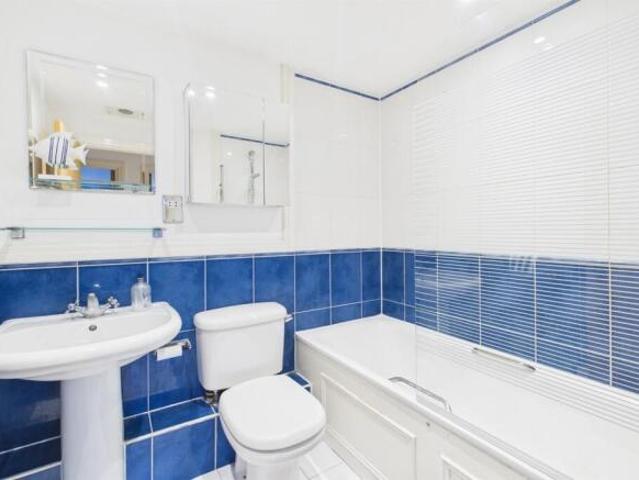 2 bedroom flat for rent in Dolphin House, Smugglers Way, London, SW18