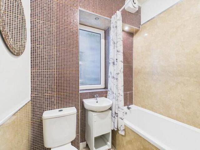 2 bedroom flat for rent in Dorchester Avenue, Glasgow, G12