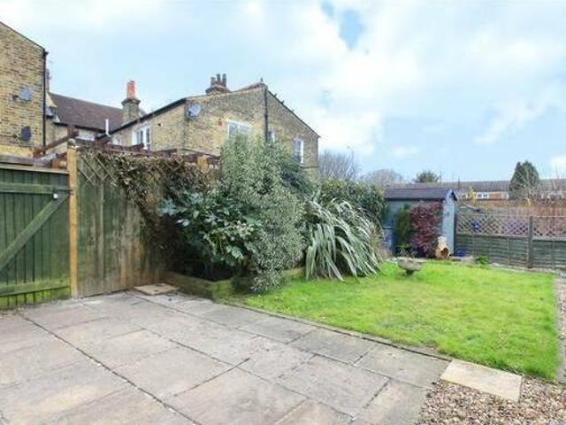 2 bedroom flat for rent in Dornton Road Balham London SW12