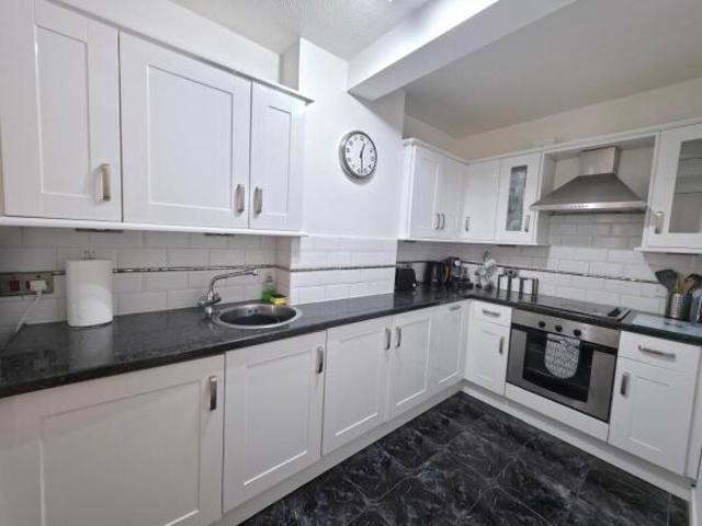 2 bedroom flat for rent in Dorset Square, Glasgow, G3 7LL, G3