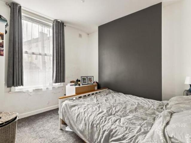 2 bedroom flat for rent in Dover Road, Folkestone, CT20