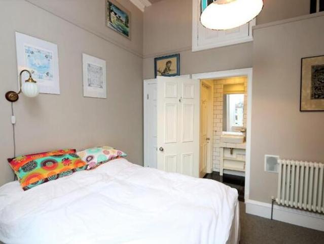 2 bedroom flat for rent in Dowanside Road, Glasgow, G12