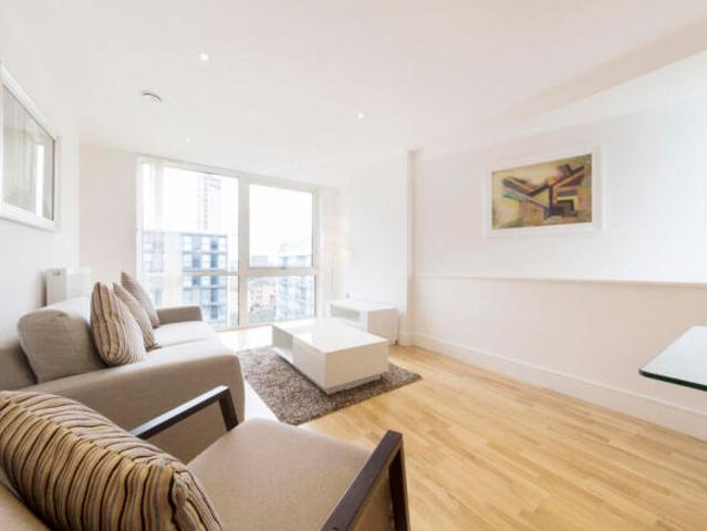 2 bedroom flat for rent in Dowells Street, Greenwich, SE10