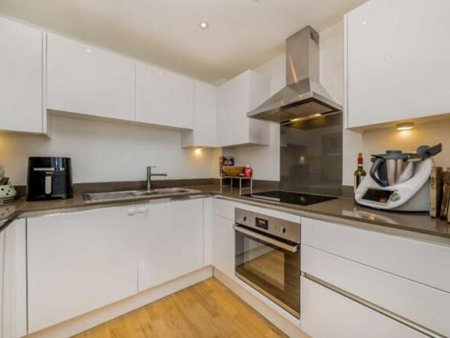 2 bedroom flat for rent in Dowells Street, Greenwich, SE10