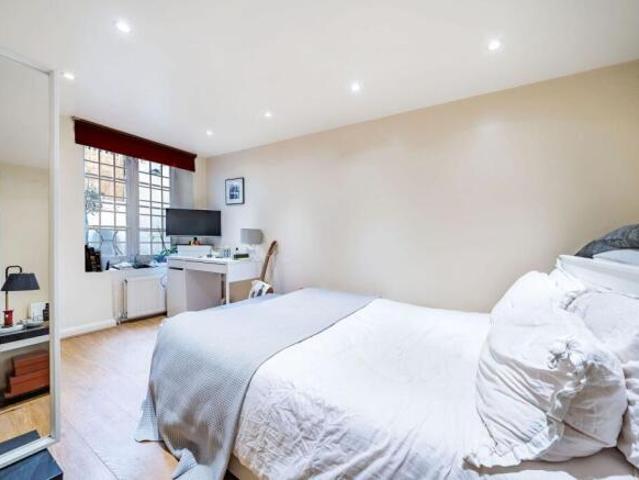 2 bedroom flat for rent in Drayton Gardens, Chelsea, London, SW10