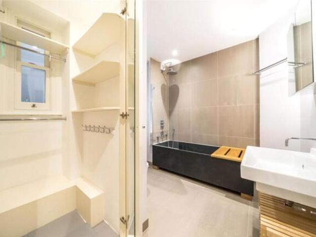 2 bedroom flat for rent in Drayton Gardens, London, SW10