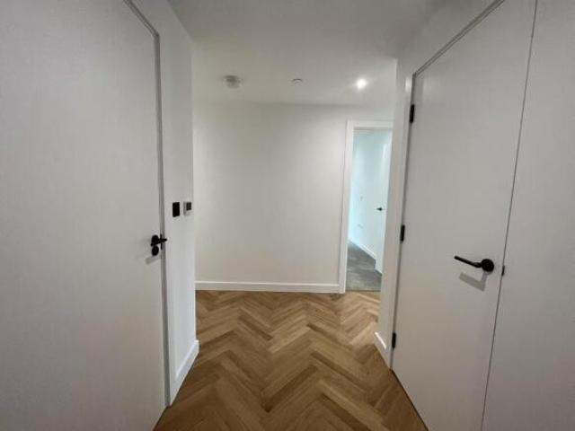 2 bedroom flat for rent in Dragonfly Walk, London, N4
