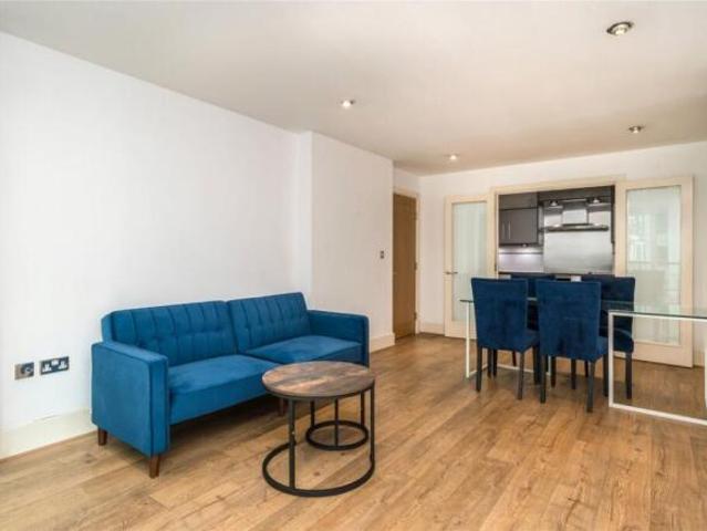 2 bedroom flat for rent in Drake House, London, SW8
