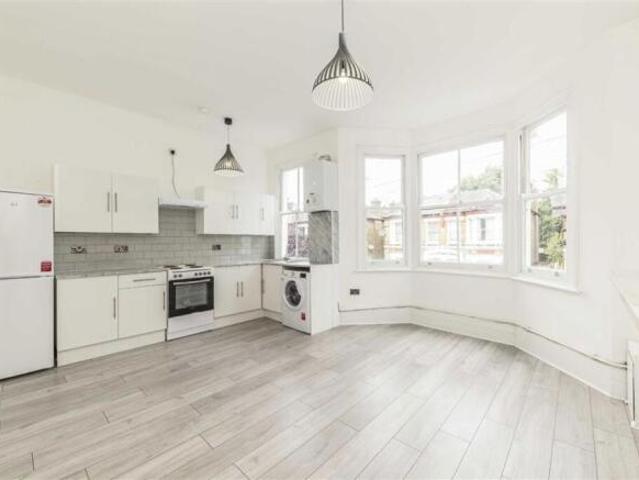 2 bedroom flat for rent in Drakefell Road, Brockley, SE4