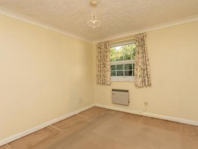 2 bedroom flat for rent in Drew Lane, Deal, Kent, CT14