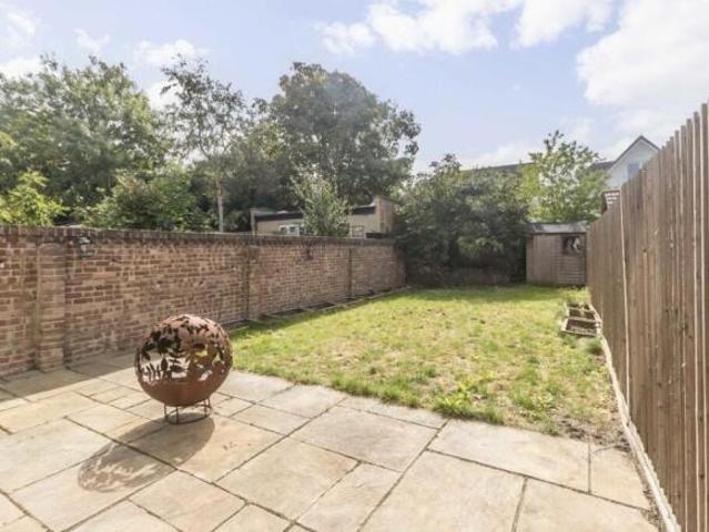 2 bedroom flat for rent in Drewstead Road, Streatham, SW16