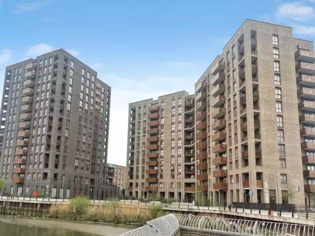 2 bedroom flat for rent in Drydock Square, Barking, IG11