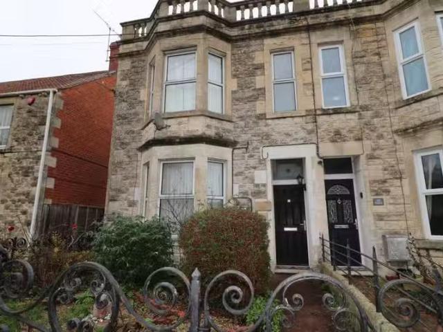 2 bedroom flat for rent in Drynham Road, Trowbridge, BA14