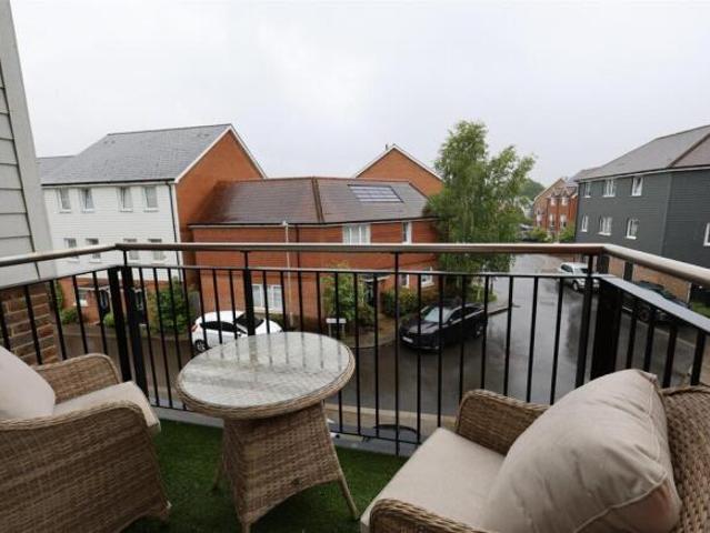 2 bedroom flat for rent in Dunton Green, Sevenoaks, TN14