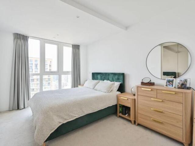2 bedroom flat for rent in Duncombe House, Woolwich, London, SE18