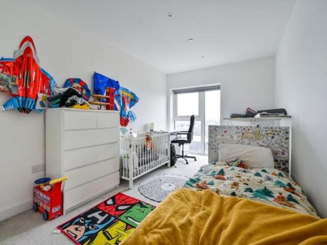 2 bedroom flat for rent in Duncombe House, Woolwich Riverside, London, SE18