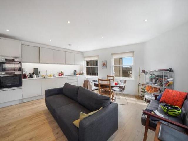 2 bedroom flat for rent in Dunelm Street, Stepney, E1