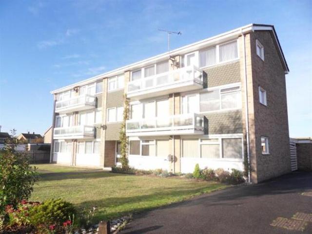 2 bedroom flat for rent in Dungannon Chase, Thorpe Bay, Southend On Sea, SS1