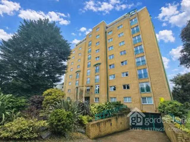 2 bedroom flat for rent in Dunholme Manor, Manor Road, Bournem.